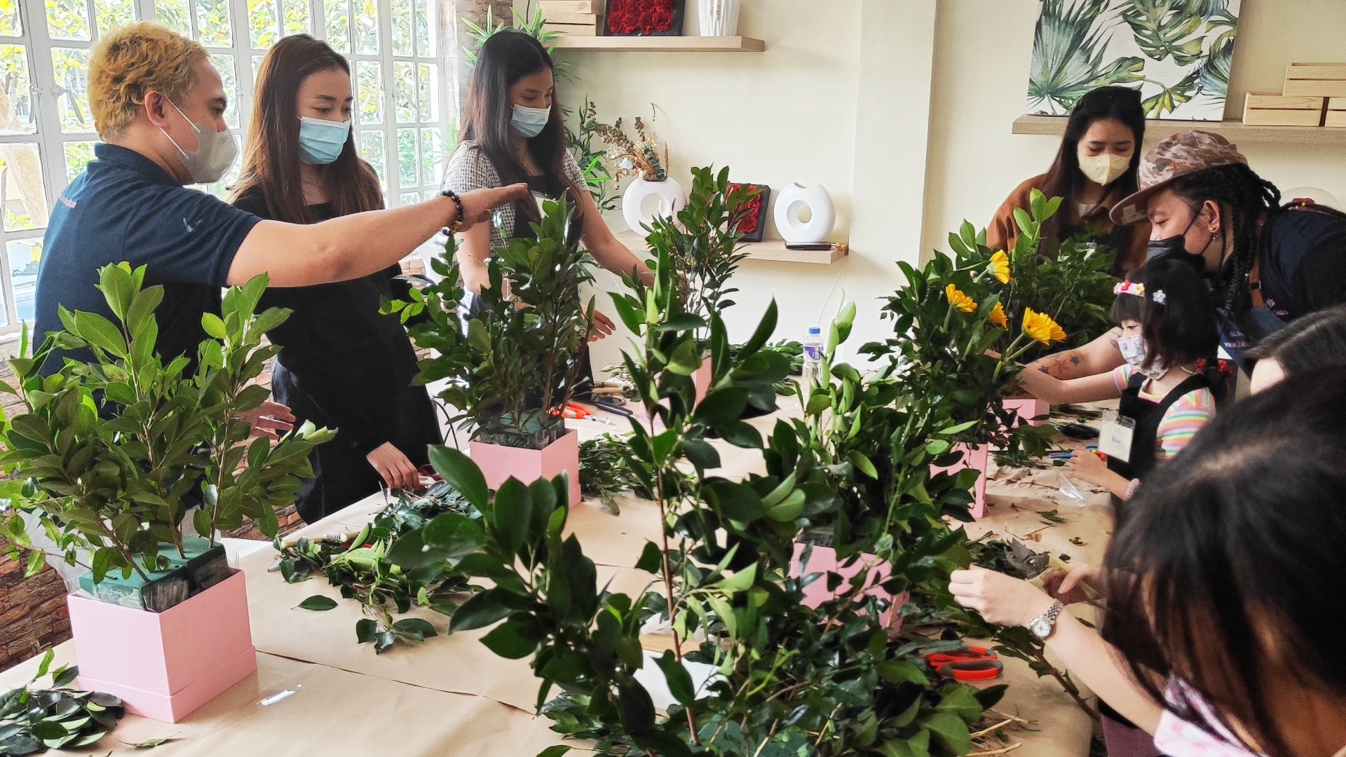 Flower Arrangement Workshops | Floral Classes in Manila – Bloomingailsph